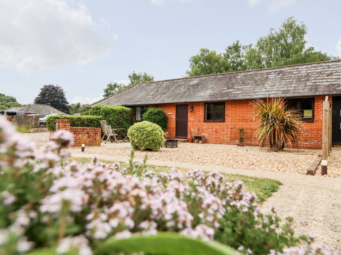 Cottage ∙ 2 Bedrooms ∙ 4 Guests - Essex