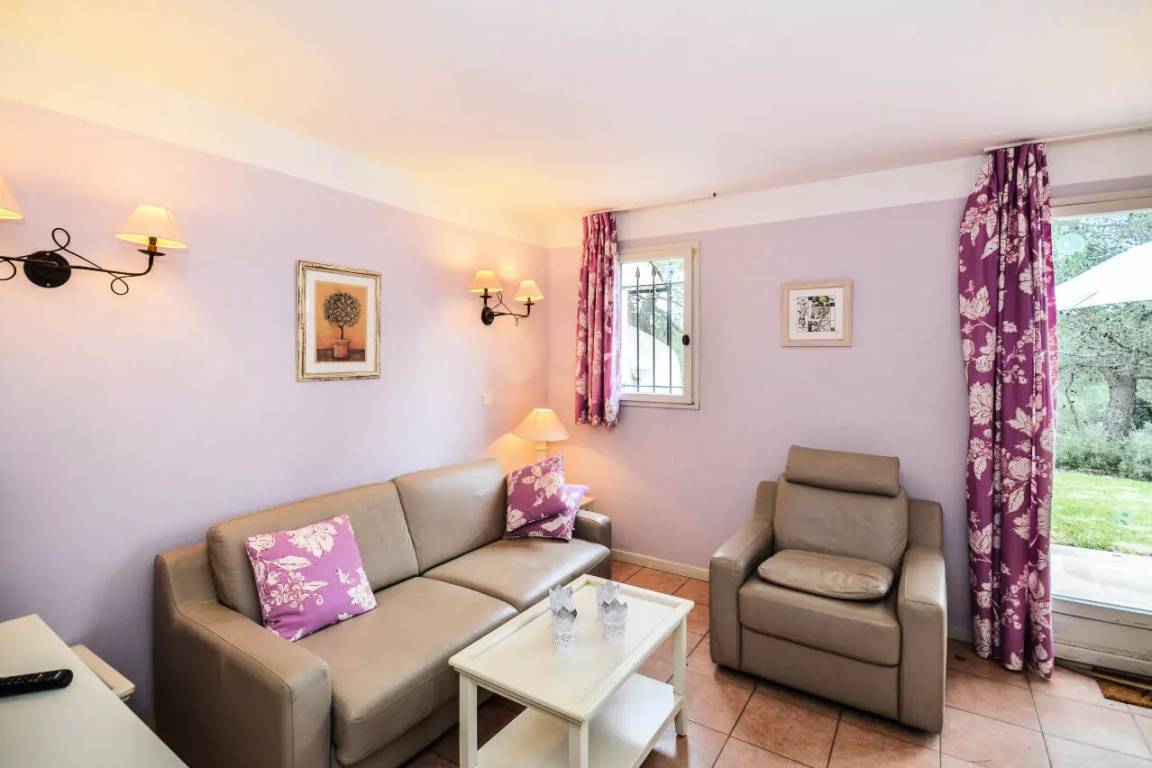 50 M² Huis ∙ 2 Slaapkamers ∙ 6 Gasten - Mallemort