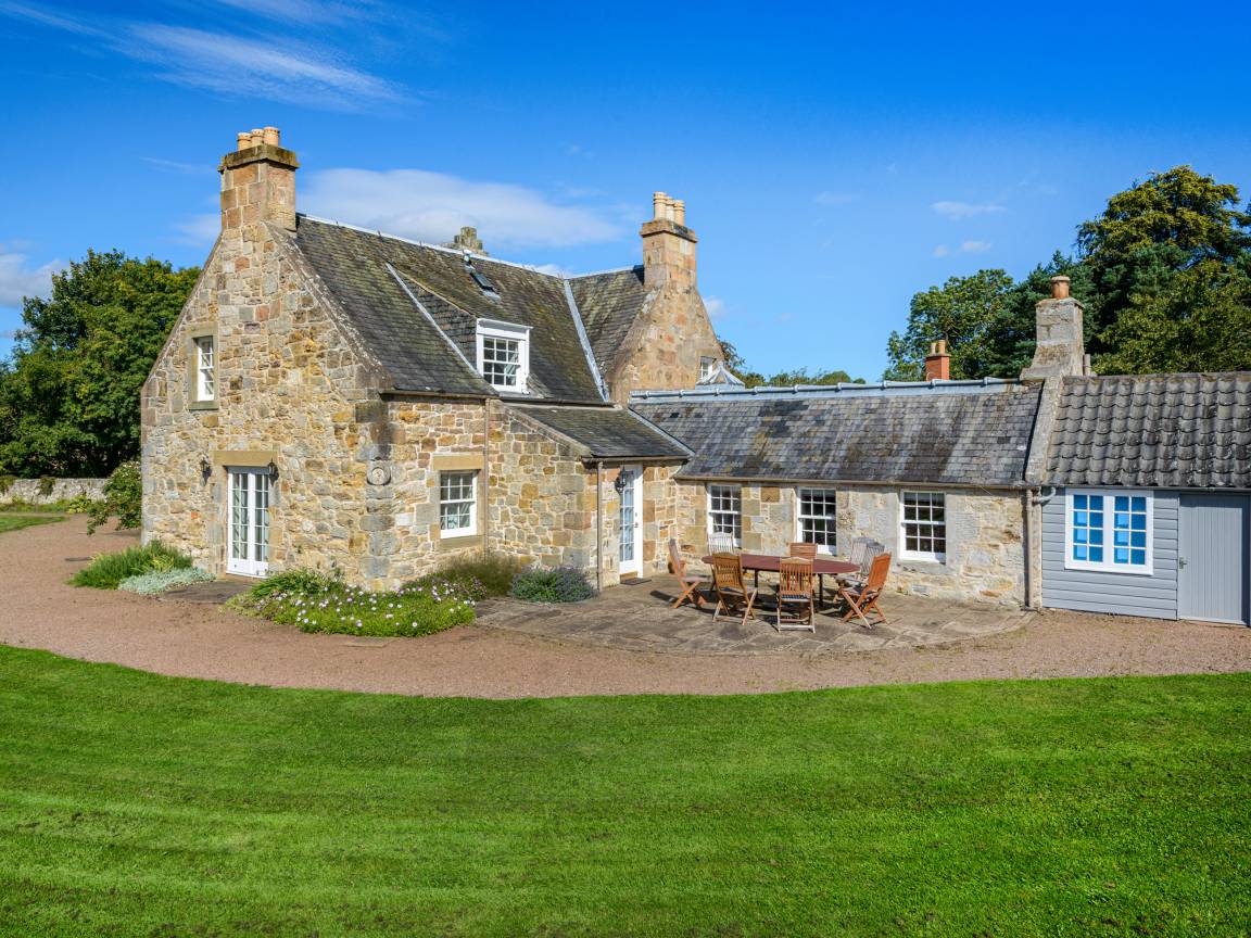 Cottage ∙ 5 Bedrooms ∙ 12 Guests - Fife