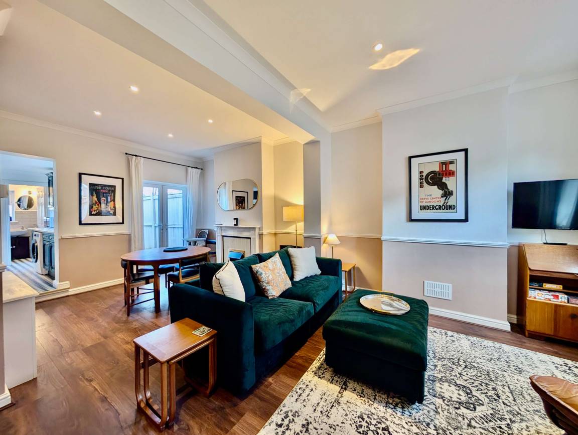 68 M² House ∙ 2 Bedrooms ∙ 5 Guests - London