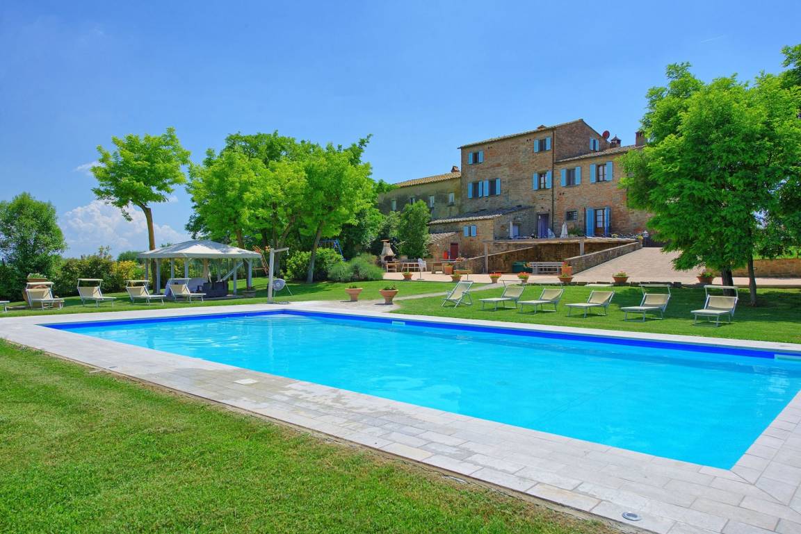 760 M² Villa ∙ 12 Bedrooms ∙ 24 Guests - Cortona