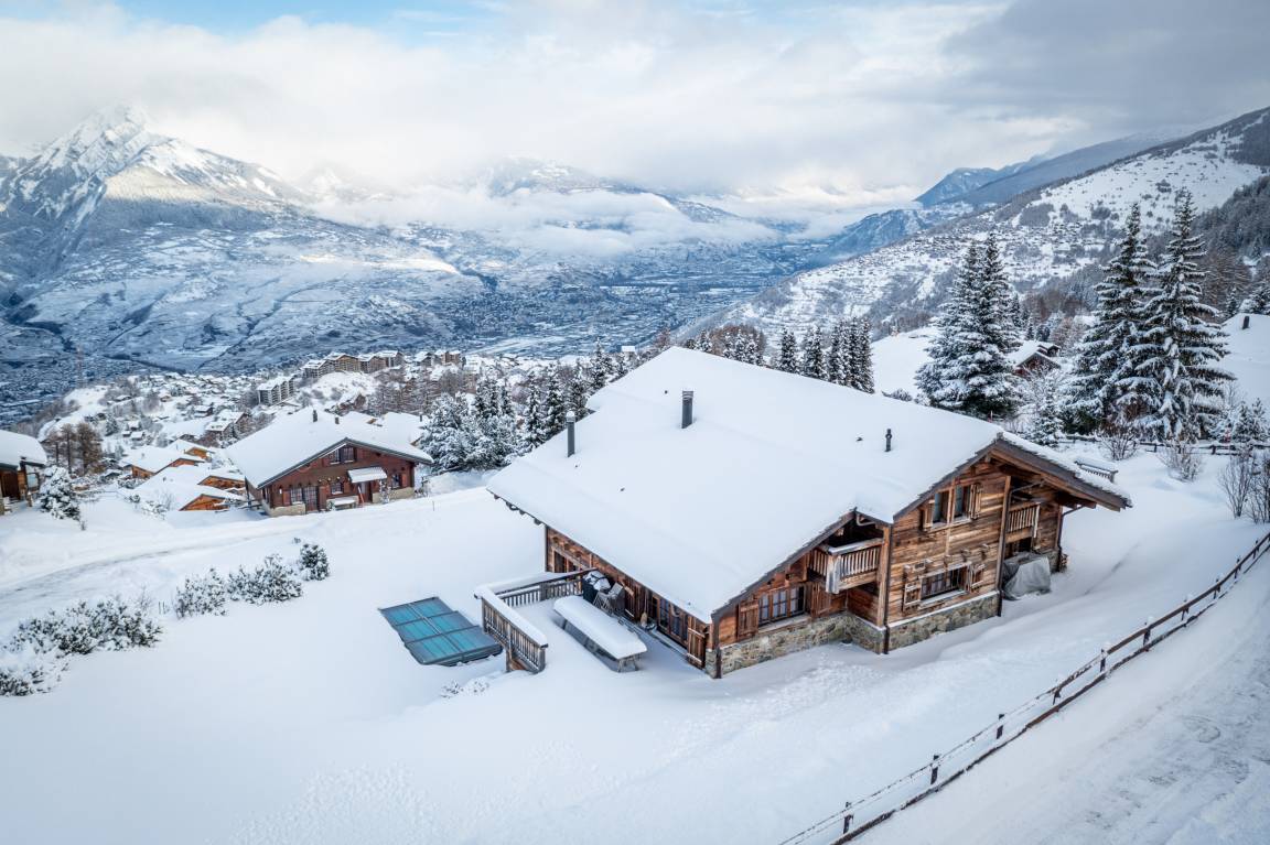500 M² Chalet ∙ 7 Chambres ∙ 14 Personnes - Canton du Valais