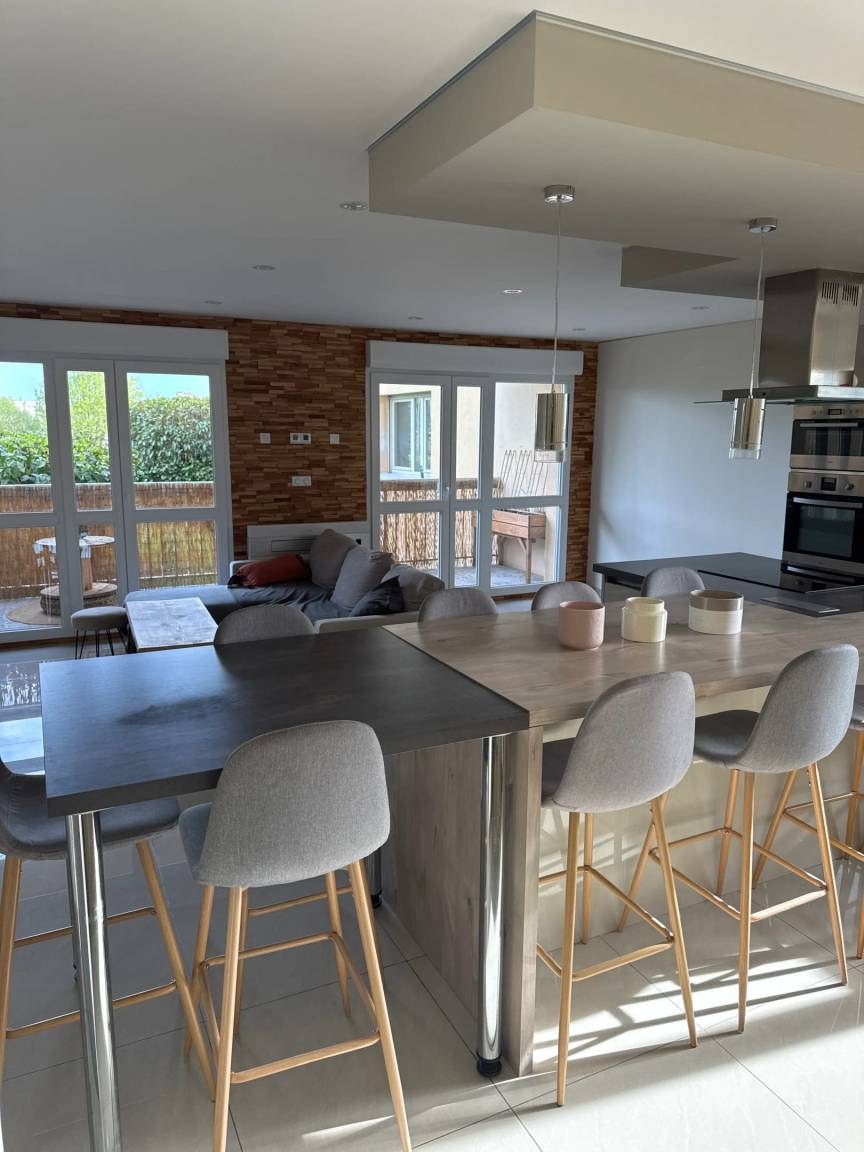 76 M² Appartement ∙ 2 Chambres ∙ 4 Personnes - Augny