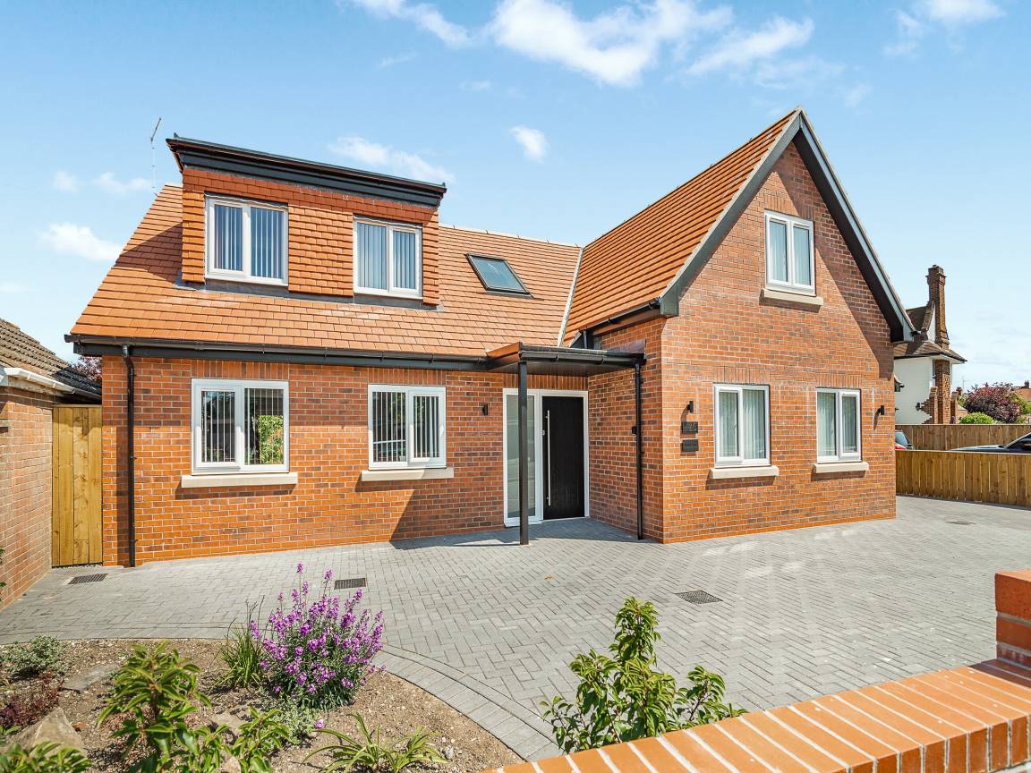 Cottage ∙ 4 Bedrooms ∙ 8 Guests - Bridlington