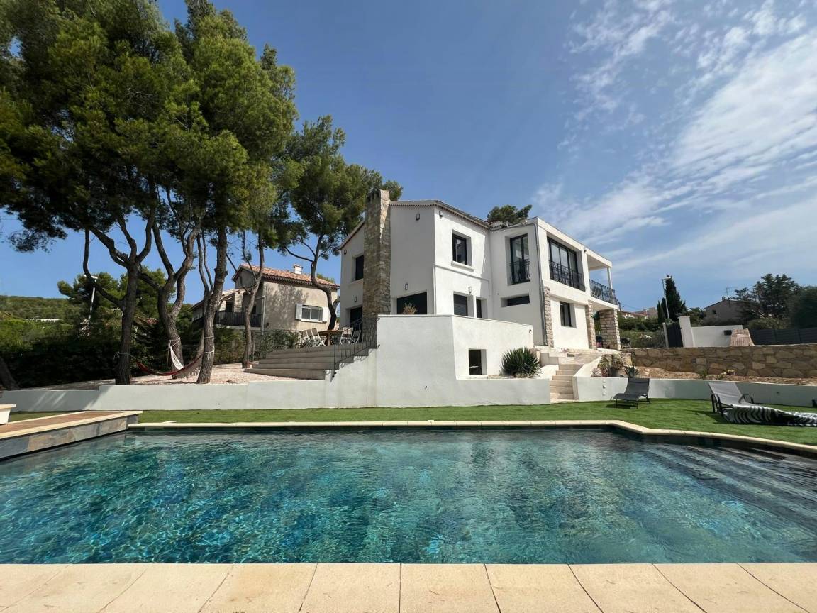 180 M² Maison De Vacances ∙ 6 Chambres ∙ 12 Personnes - Bandol