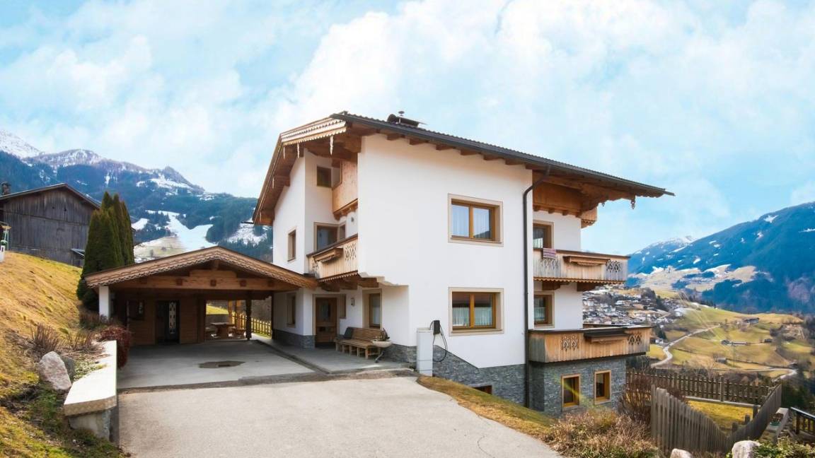 200 M² Ferienhaus ∙ 6 Schlafzimmer ∙ 10 Gäste - Hippach