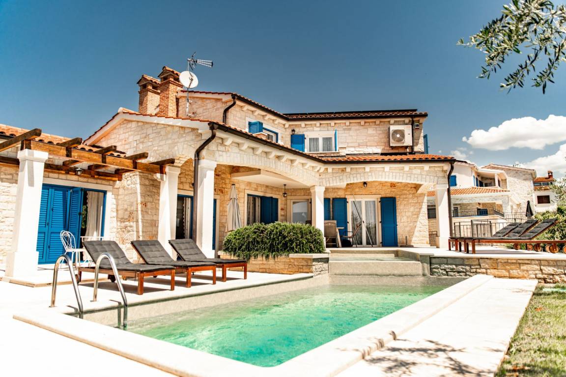 192 M² Villa ∙ 3 Makuuhuonetta ∙ 8 Vierasta - Parenzo