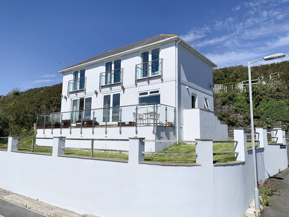 Cottage ∙ 4 Bedrooms ∙ 8 Guests - Looe