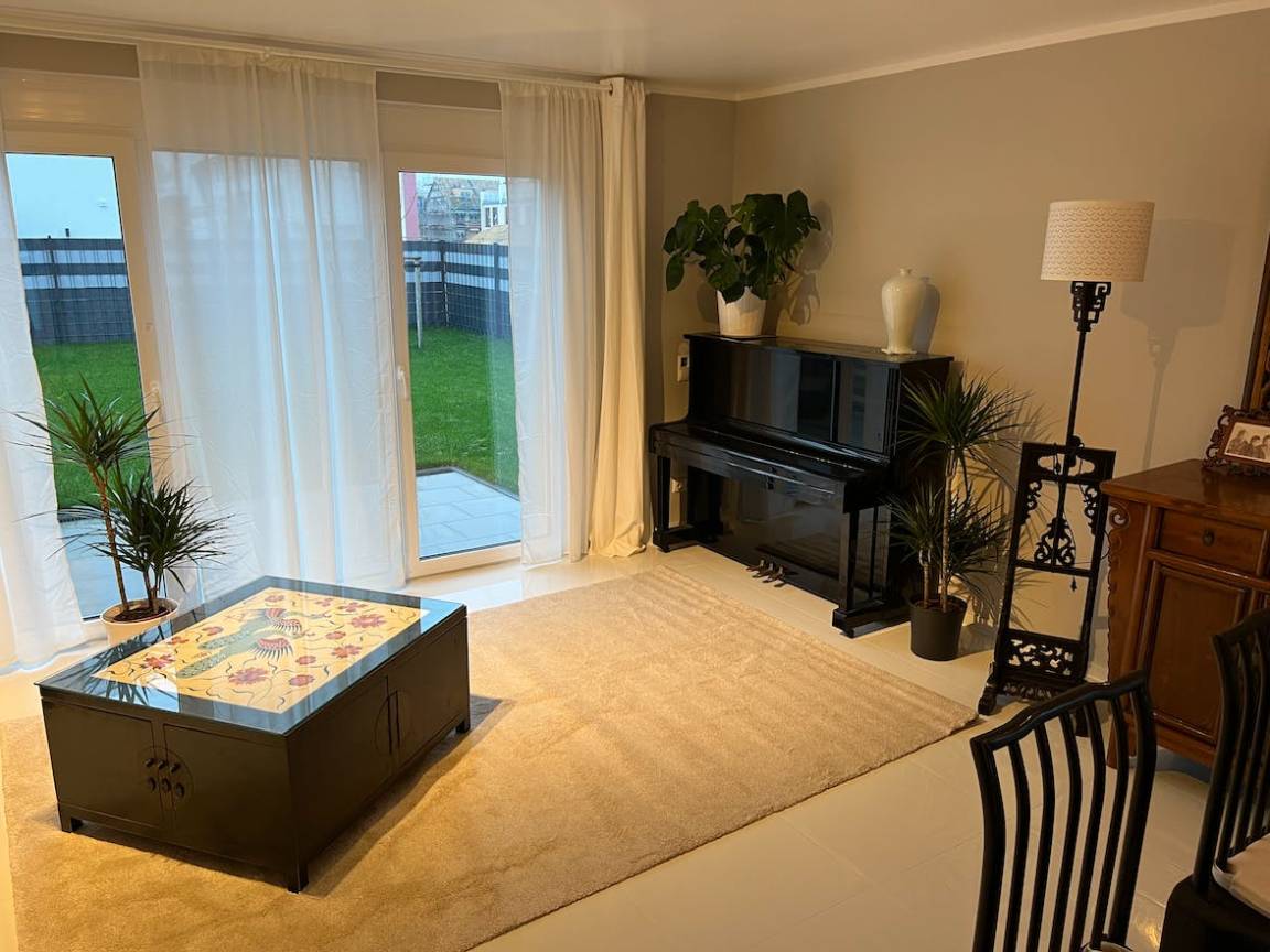138 M² House ∙ 5 Bedrooms ∙ 6 Guests - Düsseldorf