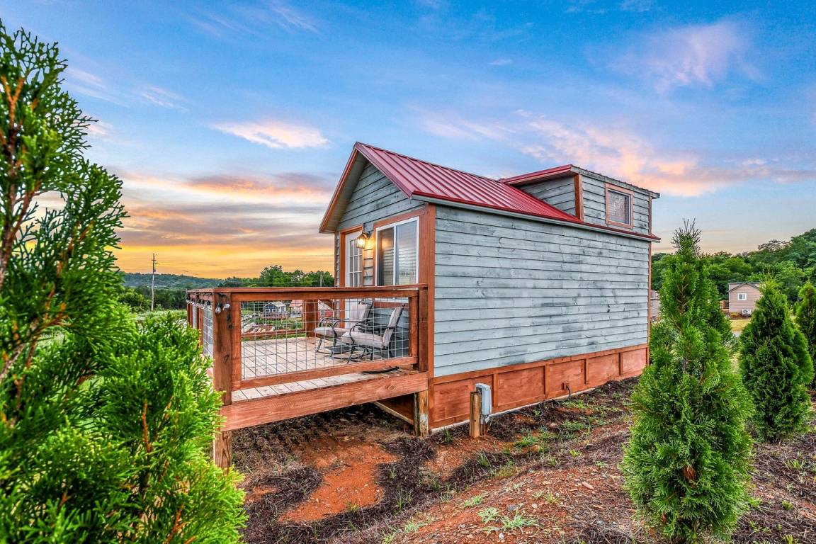 House ∙ 1 Bedroom ∙ 3 Guests - Sevierville, TN