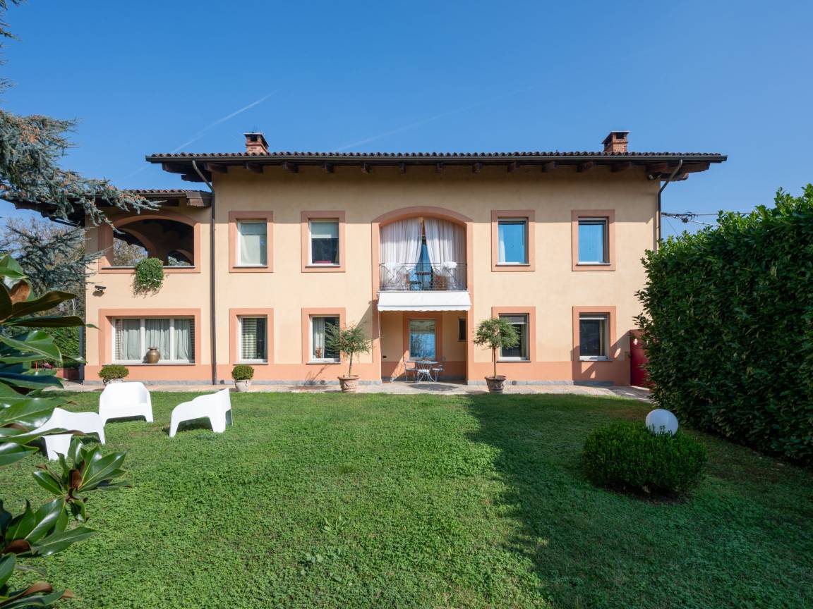110 M² House ∙ 3 Bedrooms ∙ 5 Guests - Asti