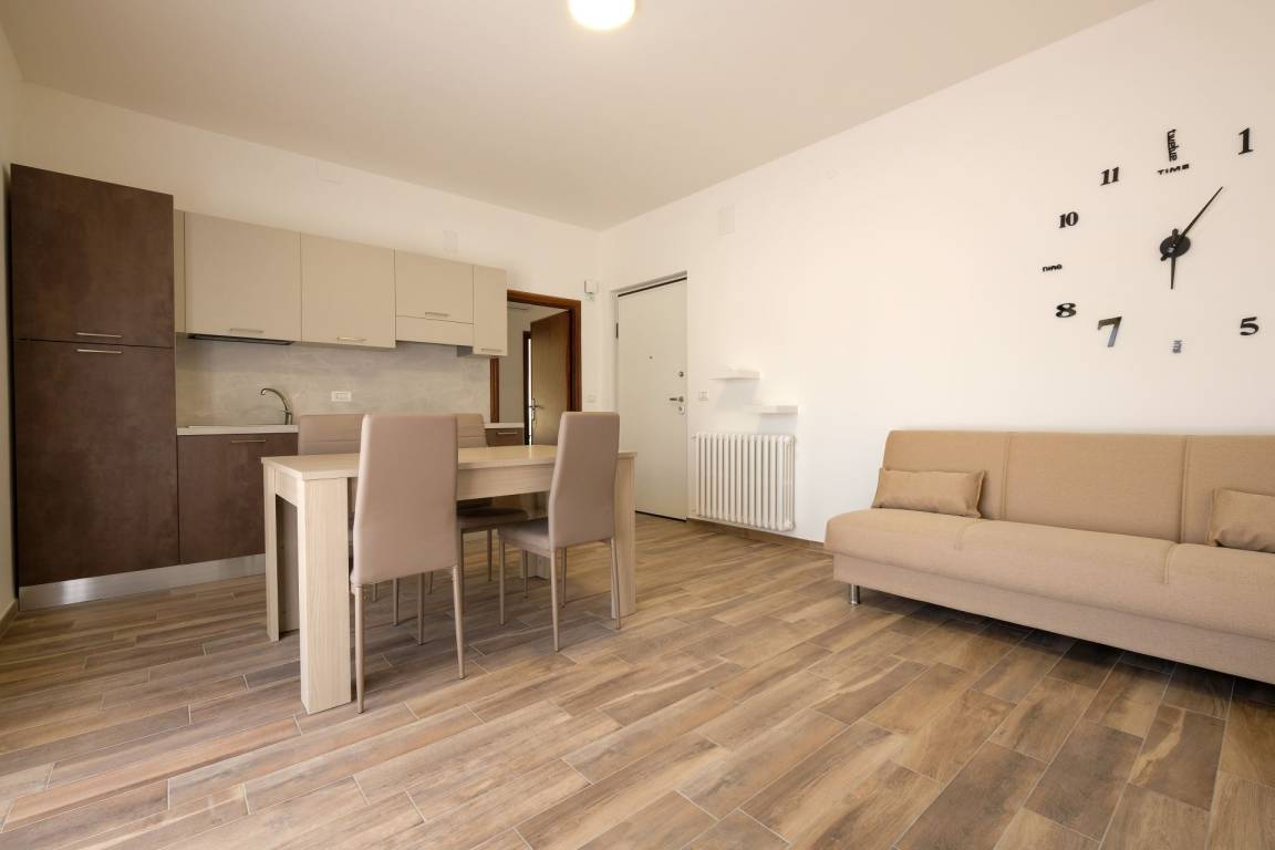 60 M² Appartamento ∙ 2 Camere Da Letto ∙ 4 Ospiti - Pineto