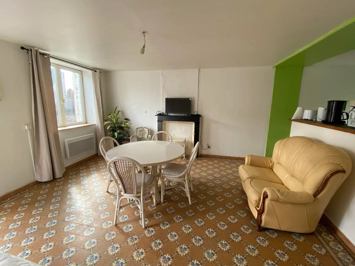 70 M² Huis ∙ 1 Slaapkamer ∙ 2 Gasten - Dour