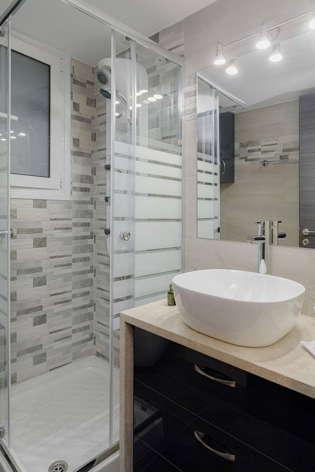 Villa ∙ 2 Bedrooms ∙ 6 Guests - Athens