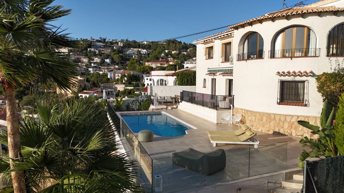 200 M² Chalet ∙ 4 Habitaciones ∙ 8 Huéspedes - Costa Blanca