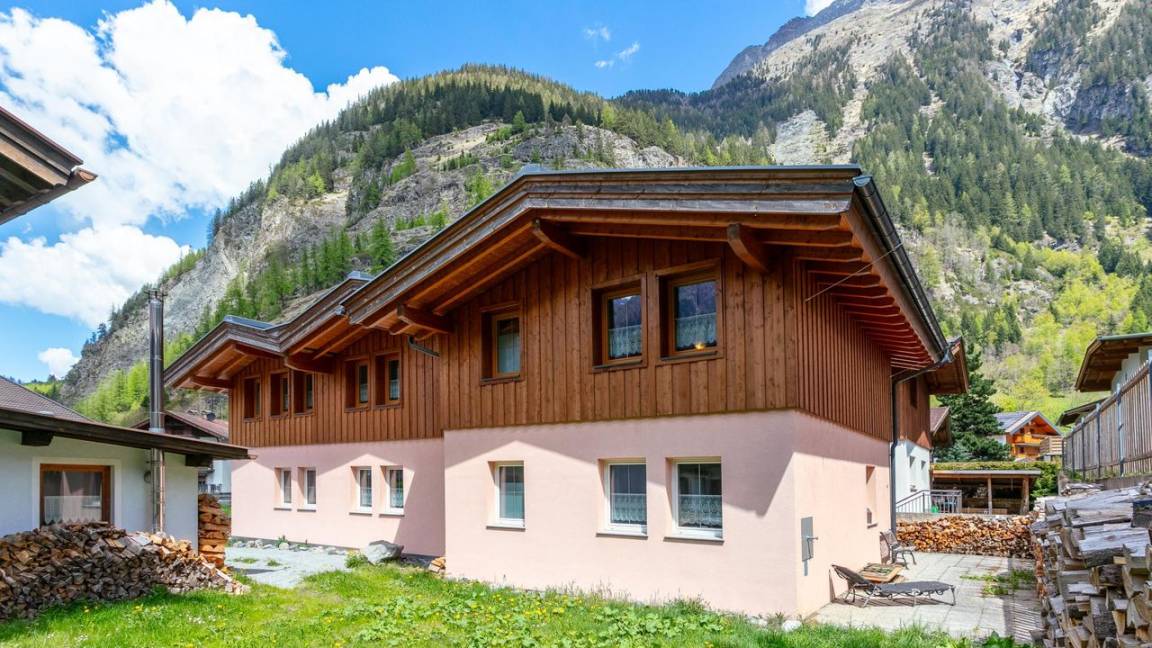 80 M² Ferienhaus ∙ 3 Schlafzimmer ∙ 8 Gäste - Längenfeld