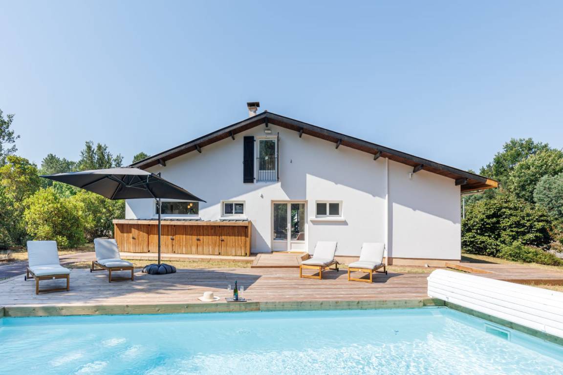 150 M² Villa ∙ 4 Chambres ∙ 8 Personnes - Linxe
