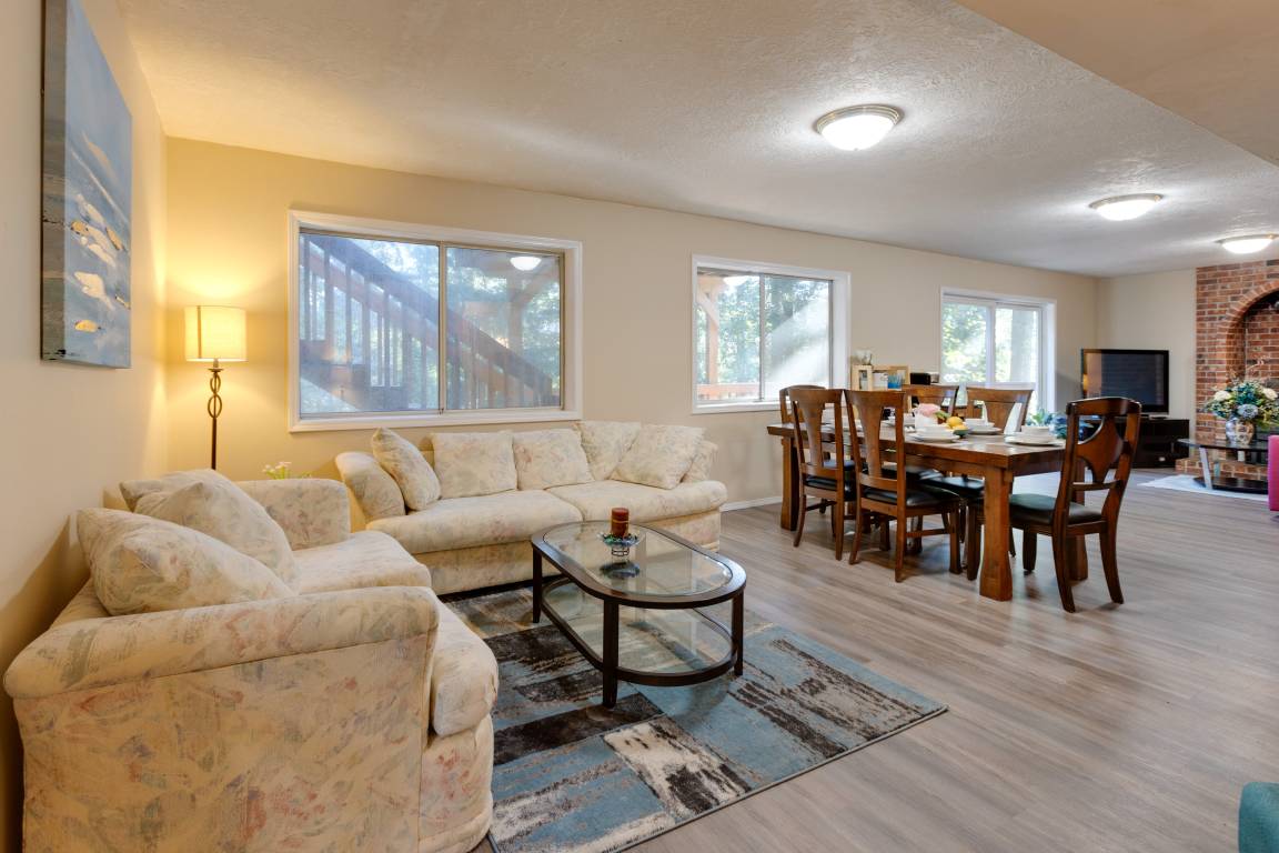 121 M² Apartment ∙ 2 Bedrooms ∙ 5 Guests - Wilsonville, OR
