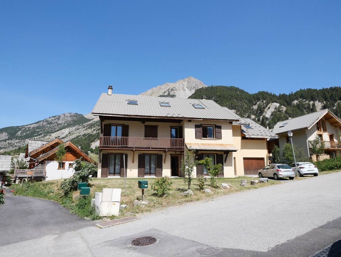 65 M² Gîte ∙ 3 Chambres ∙ 6 Personnes - Vallée de la Clarée