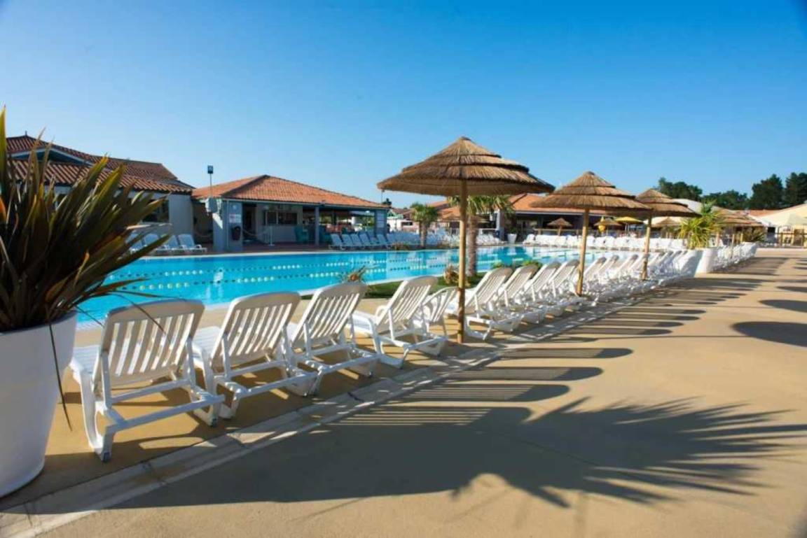 28 M² Camping ∙ 2 Chambres ∙ 4 Personnes - Arvert