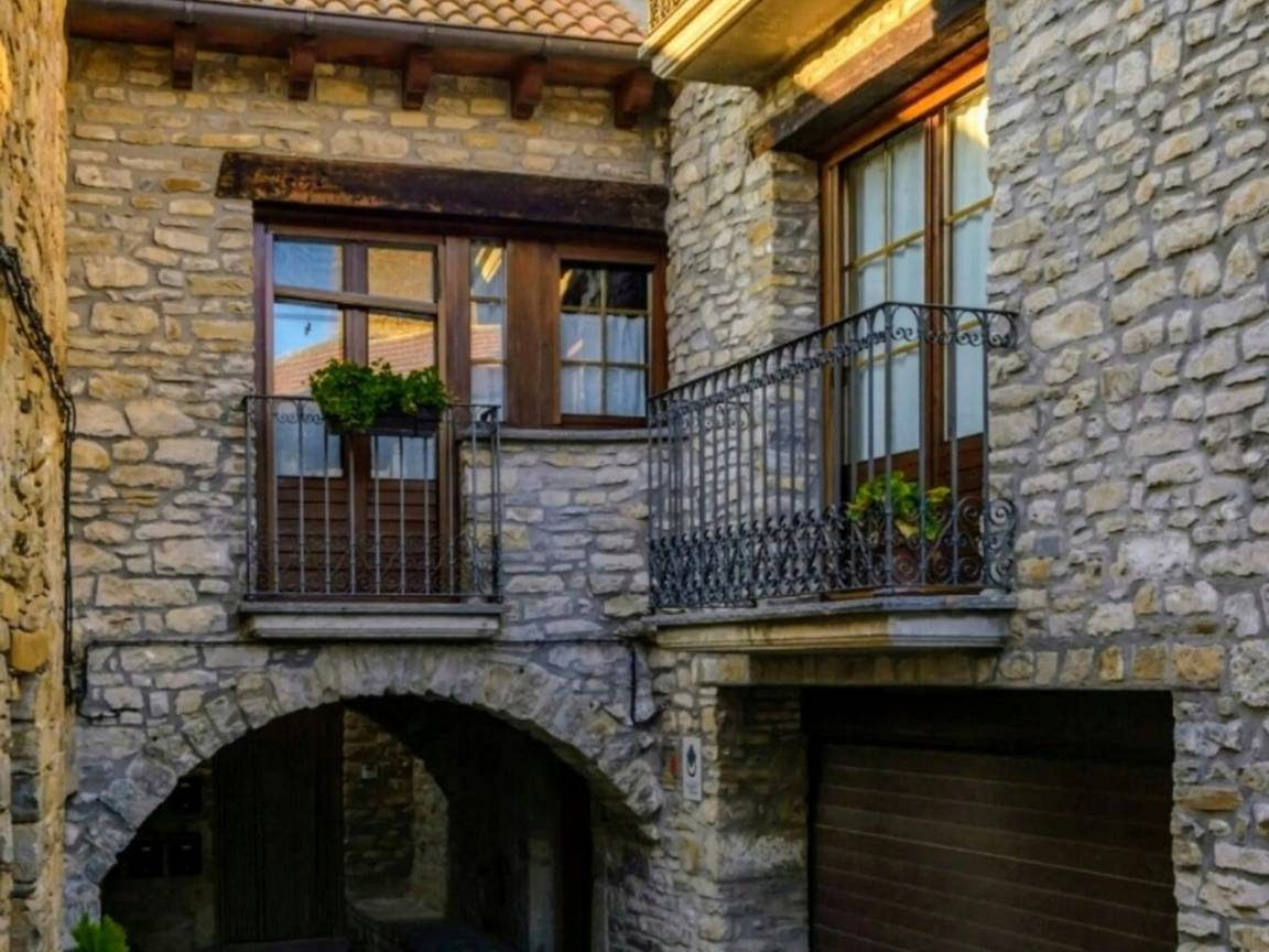 50 M² Appartement ∙ 2 Slaapkamers ∙ 4 Gasten - Jaca