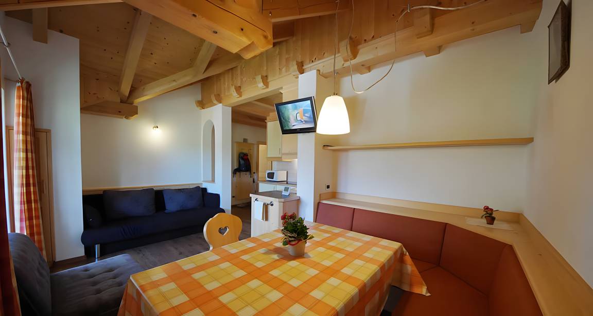 50 M² Ferienwohnung ∙ 2 Schlafzimmer ∙ 6 Gäste - Sankt Kassian