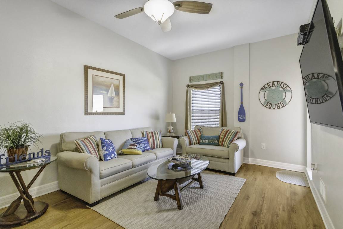 74 M² Condo ∙ 2 Bedrooms ∙ 6 Guests - Treasure Island, FL