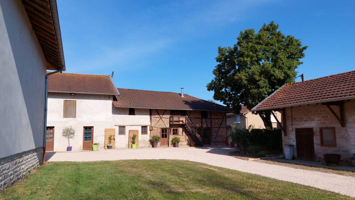 150 M² Gîte ∙ 4 Chambres ∙ 9 Personnes - Pont-de-Vaux