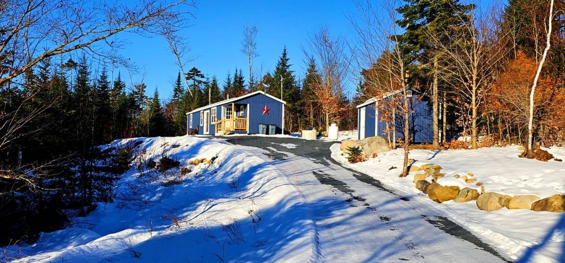House ∙ 2 Bedrooms ∙ 6 Guests - Greenville, ME