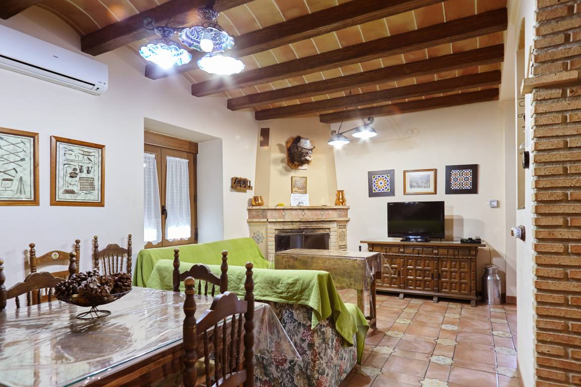 180 M² Casa ∙ 6 Habitaciones ∙ 12 Huéspedes - Martos