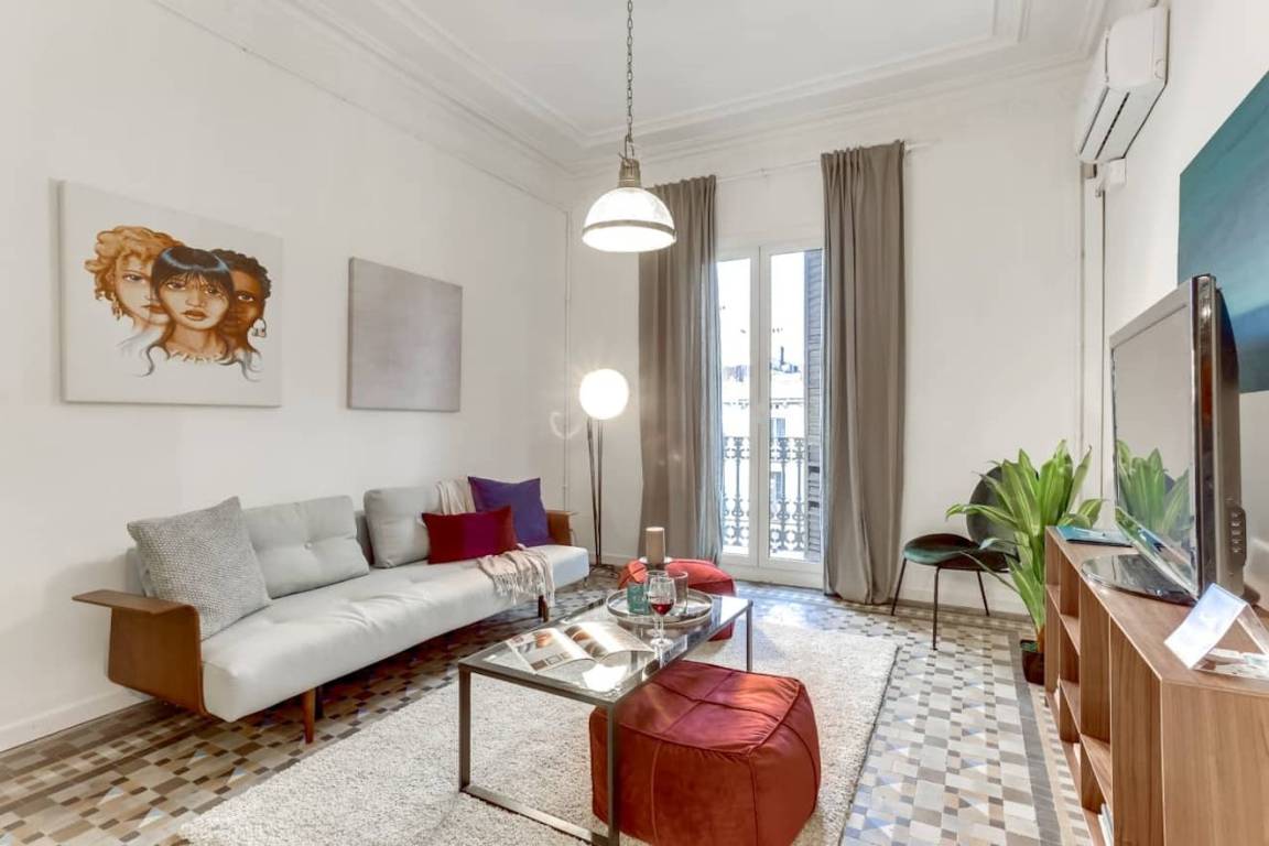 110 M² Apartamento ∙ 3 Habitaciones ∙ 6 Huéspedes - Barcelona