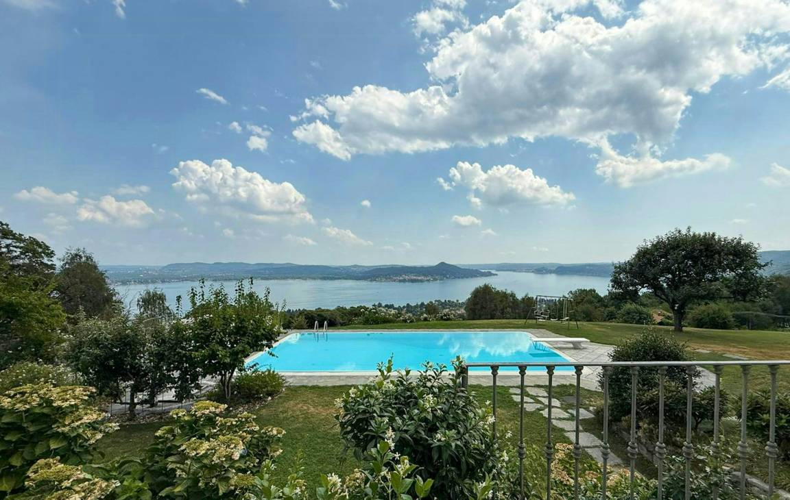 315 M² House ∙ 3 Bedrooms ∙ 7 Guests - Stresa