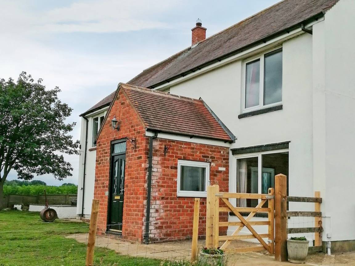 Cottage ∙ 5 Bedrooms ∙ 12 Guests - Beverley