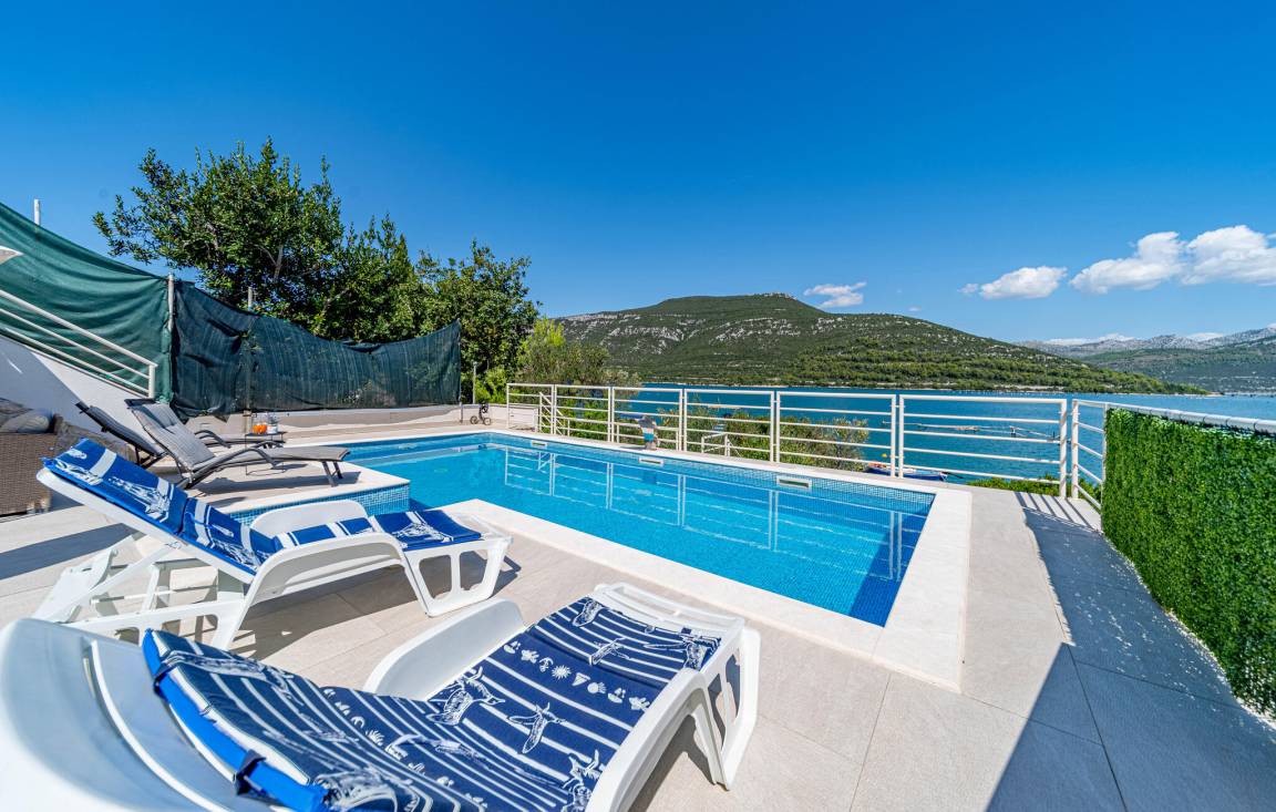 130 M² House ∙ 3 Bedrooms ∙ 7 Guests - Ston