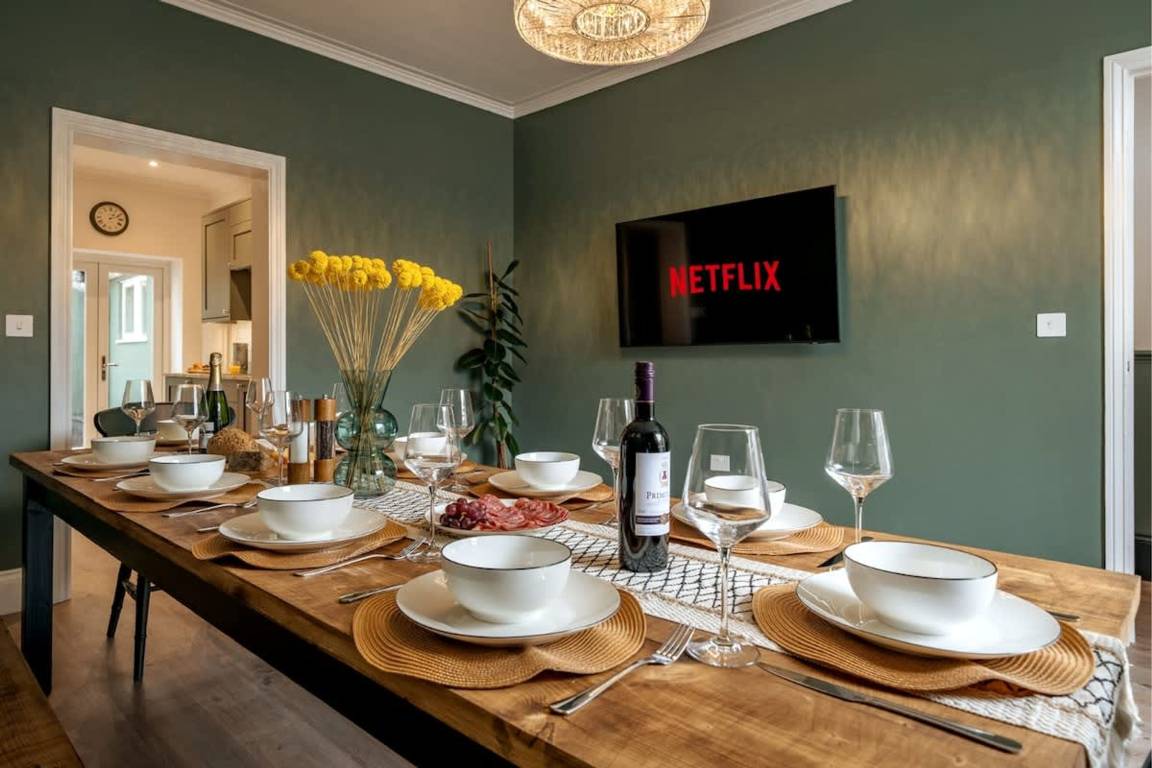 Apartment ∙ 4 Bedrooms ∙ 8 Guests - Arnolfini Arts