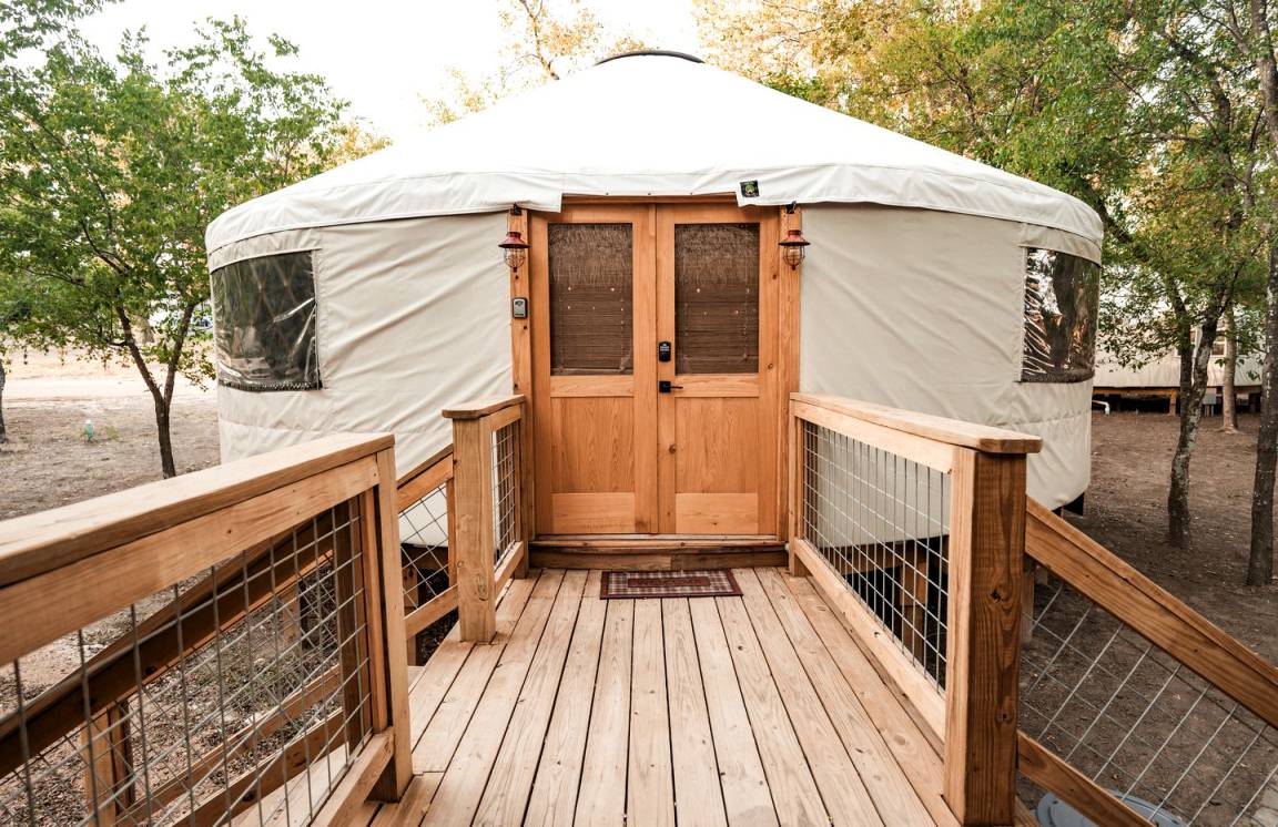 Camping-unterkunft ∙ 2 Schlafzimmer ∙ 7 Gäste - Bandera, TX
