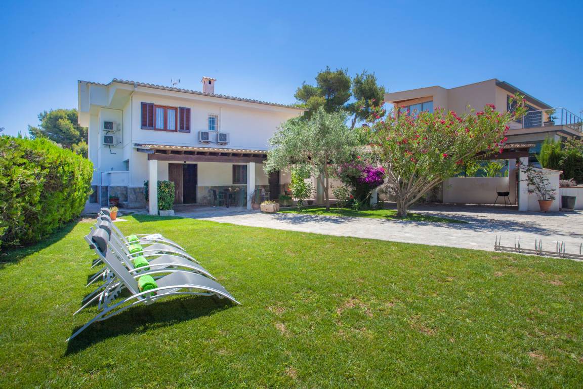 300 M² Chalet ∙ 3 Chambres ∙ 6 Personnes - Can Picafort