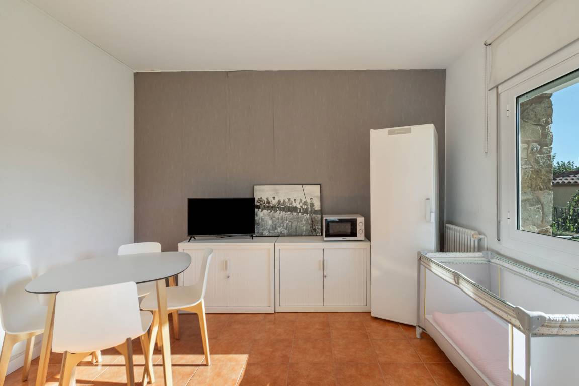 50 M² Bed & Breakfast ∙ 2 Habitaciones ∙ 4 Huéspedes - Granollers