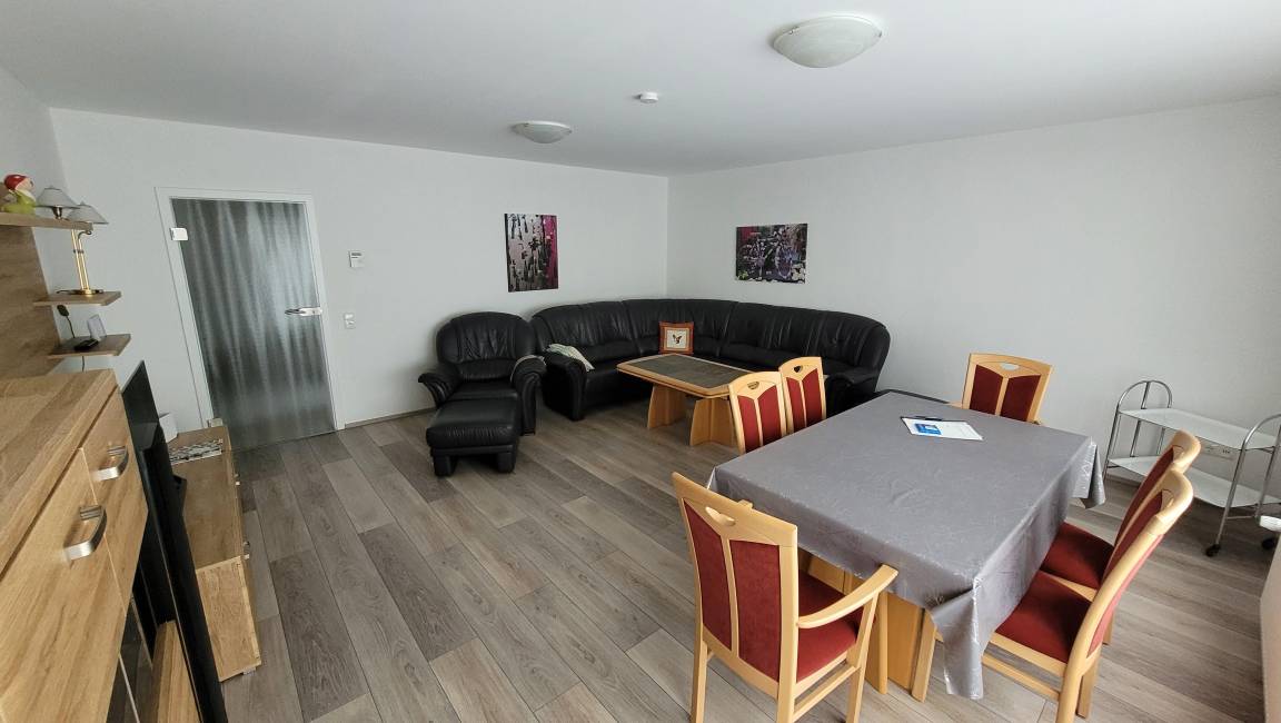 92 M² Ferienwohnung ∙ 2 Schlafzimmer ∙ 5 Gäste - Mechernich