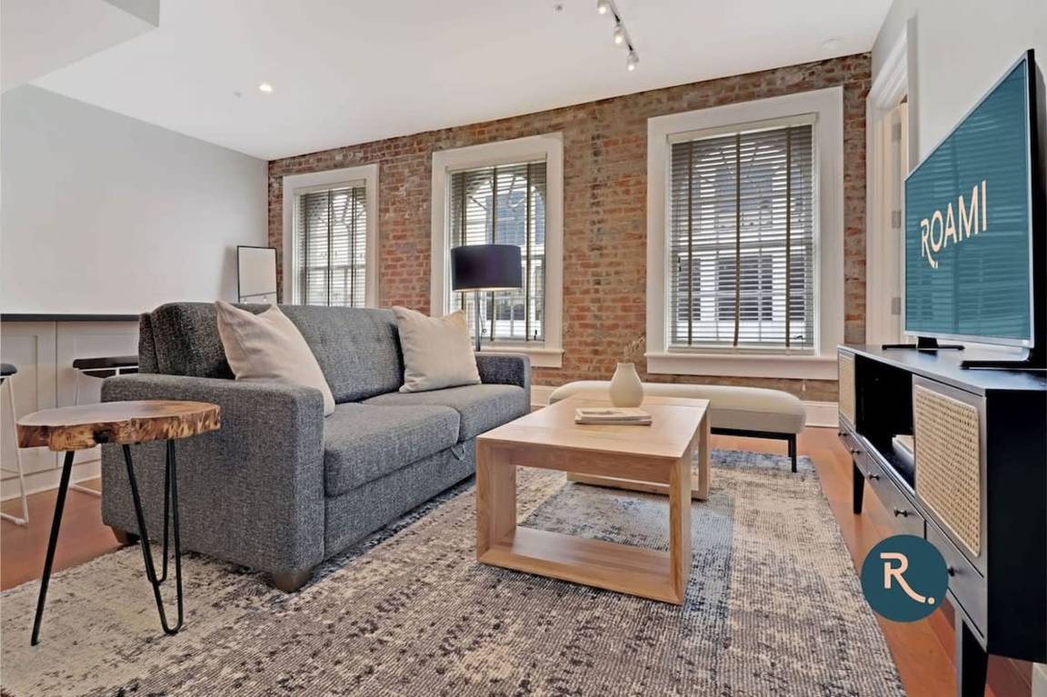 Apartment ∙ 5 Bedrooms ∙ 14 Guests - New Orleans, LA