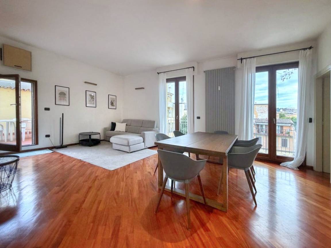 142 M² Apartment ∙ 3 Bedrooms ∙ 4 Guests - Болонья