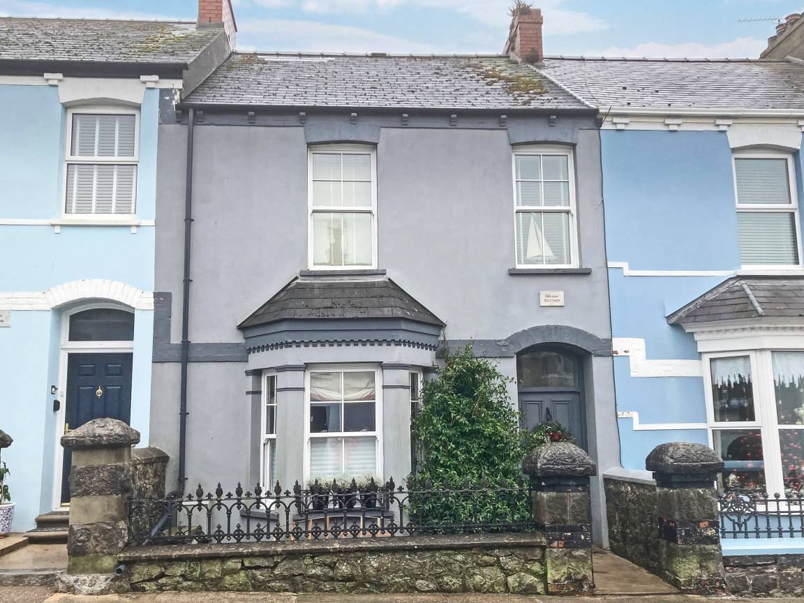 Cottage ∙ 4 Bedrooms ∙ 8 Guests - Tenby