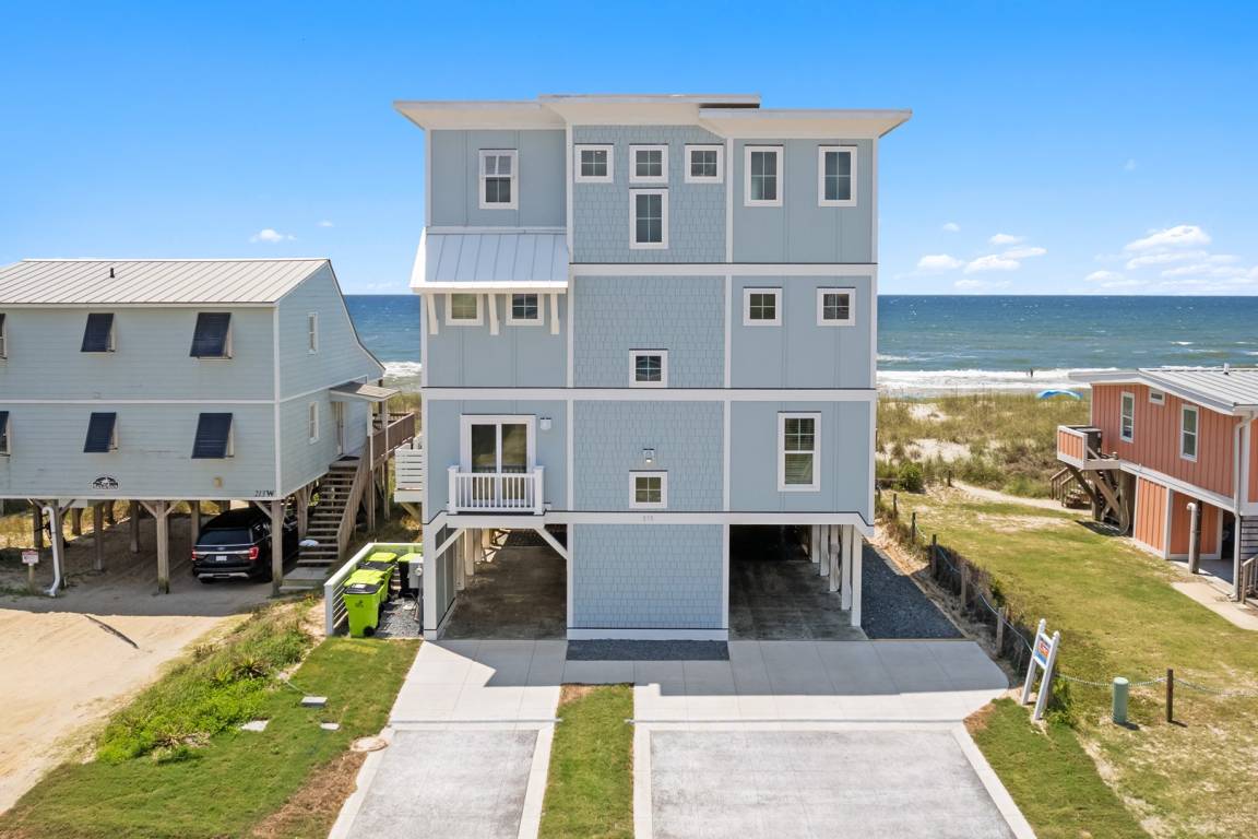 House ∙ 8 Bedrooms ∙ 20 Guests - Oak Island, NC