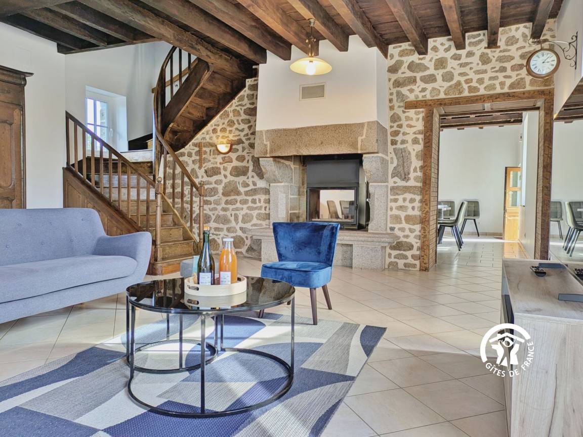 164 M² Cottage ∙ 5 Slaapkamers ∙ 14 Gasten - Mayenne
