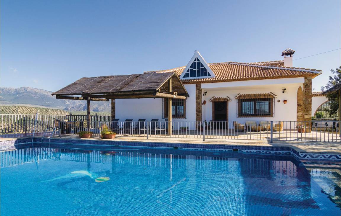 120 M² House ∙ 4 Bedrooms ∙ 8 Guests - Iznájar