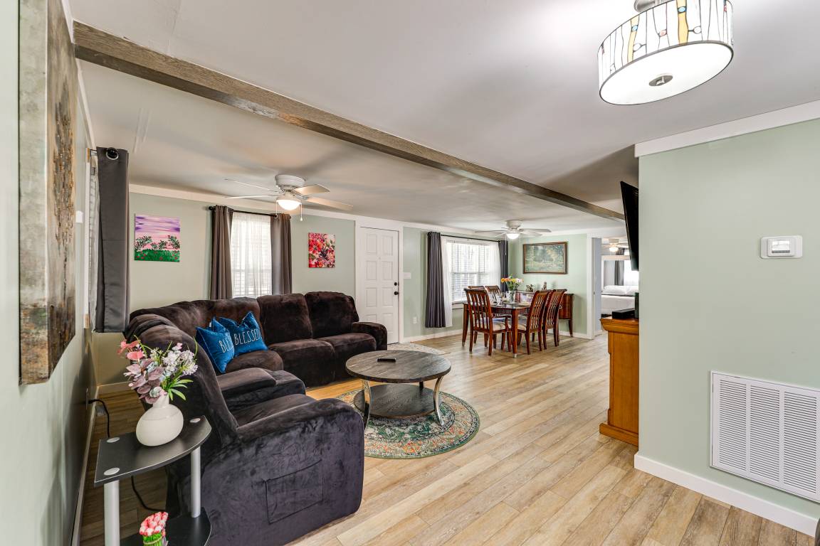 139 M² House ∙ 3 Bedrooms ∙ 8 Guests - Baker Creek State Park, McCormick