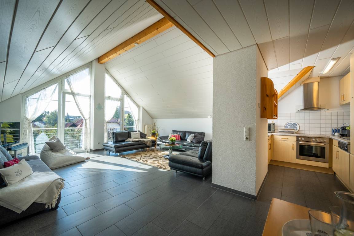90 M² Appartement ∙ 2 Chambres ∙ 6 Personnes - Singen
