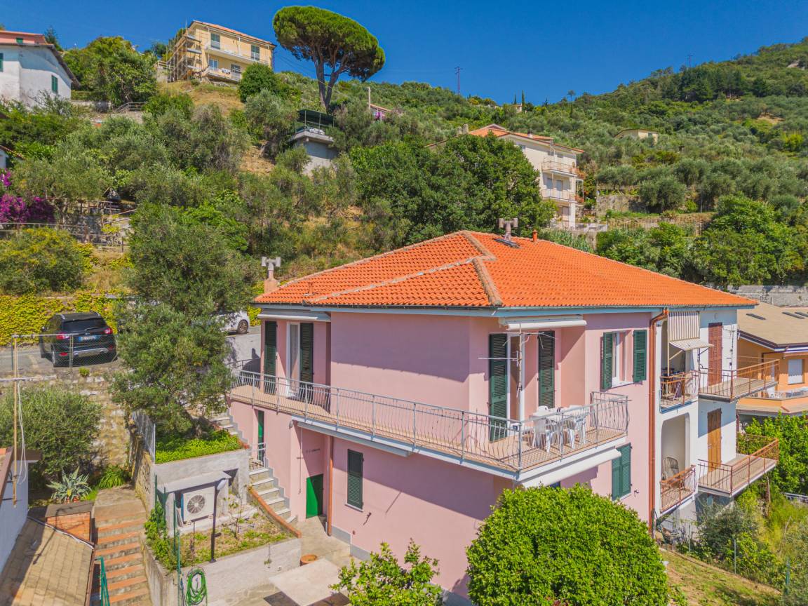 75 M² Apartamento ∙ 2 Habitaciones ∙ 4 Huéspedes - Moneglia