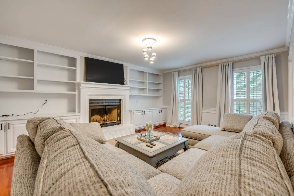 241 M² House ∙ 5 Bedrooms ∙ 10 Guests - Marietta, GA