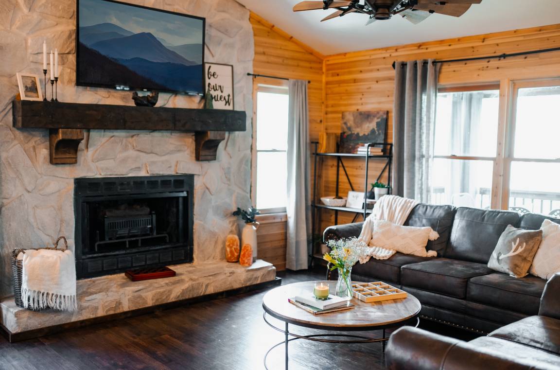 186 M² Cabin ∙ 4 Bedrooms ∙ 8 Guests - Ellijay